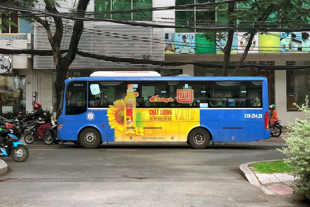 Phát huy khả năng sáng tạo với quảng cáo die-cut xe bus 3D
